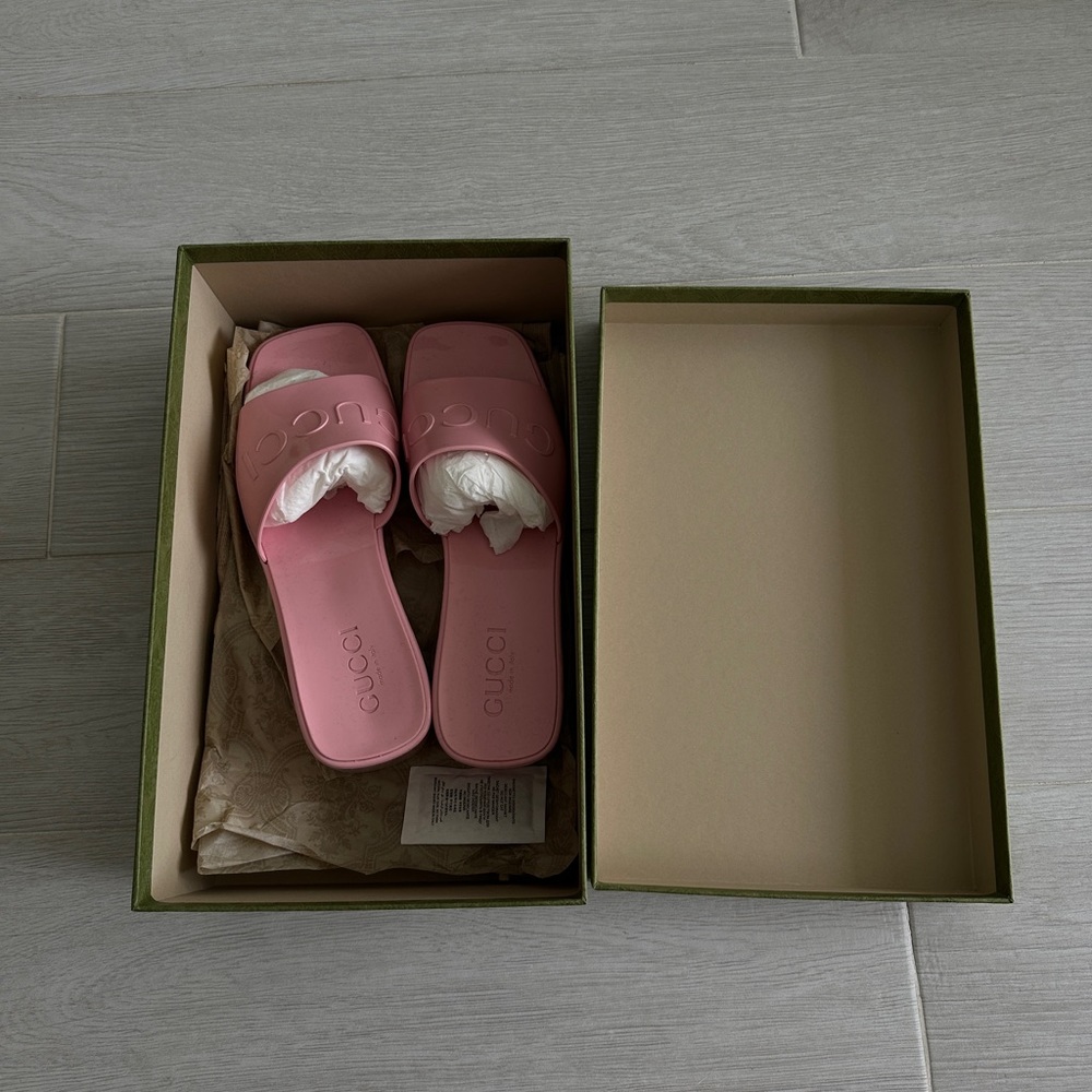 Brand New Authentic Pink Gucci Slides / Sandals - Gem